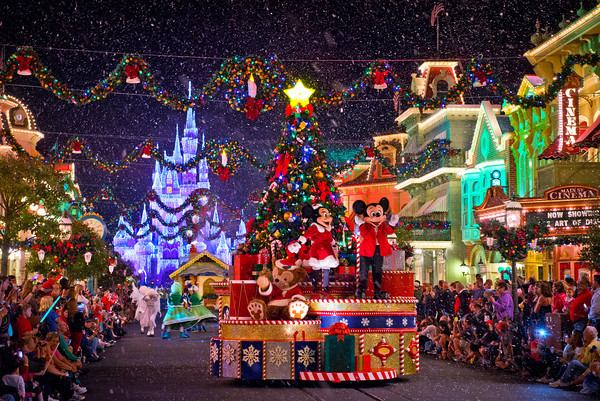The Best Theme Park Christmas Events for 2013
