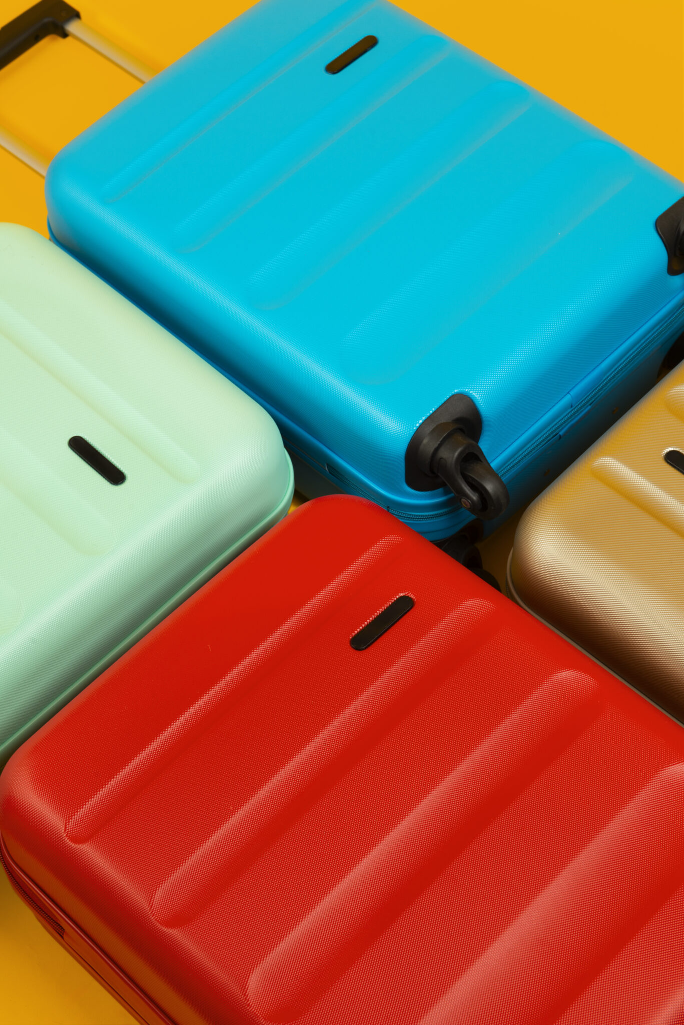 The Best Luggage Colors for Easy Identification - Peter Greenberg ...